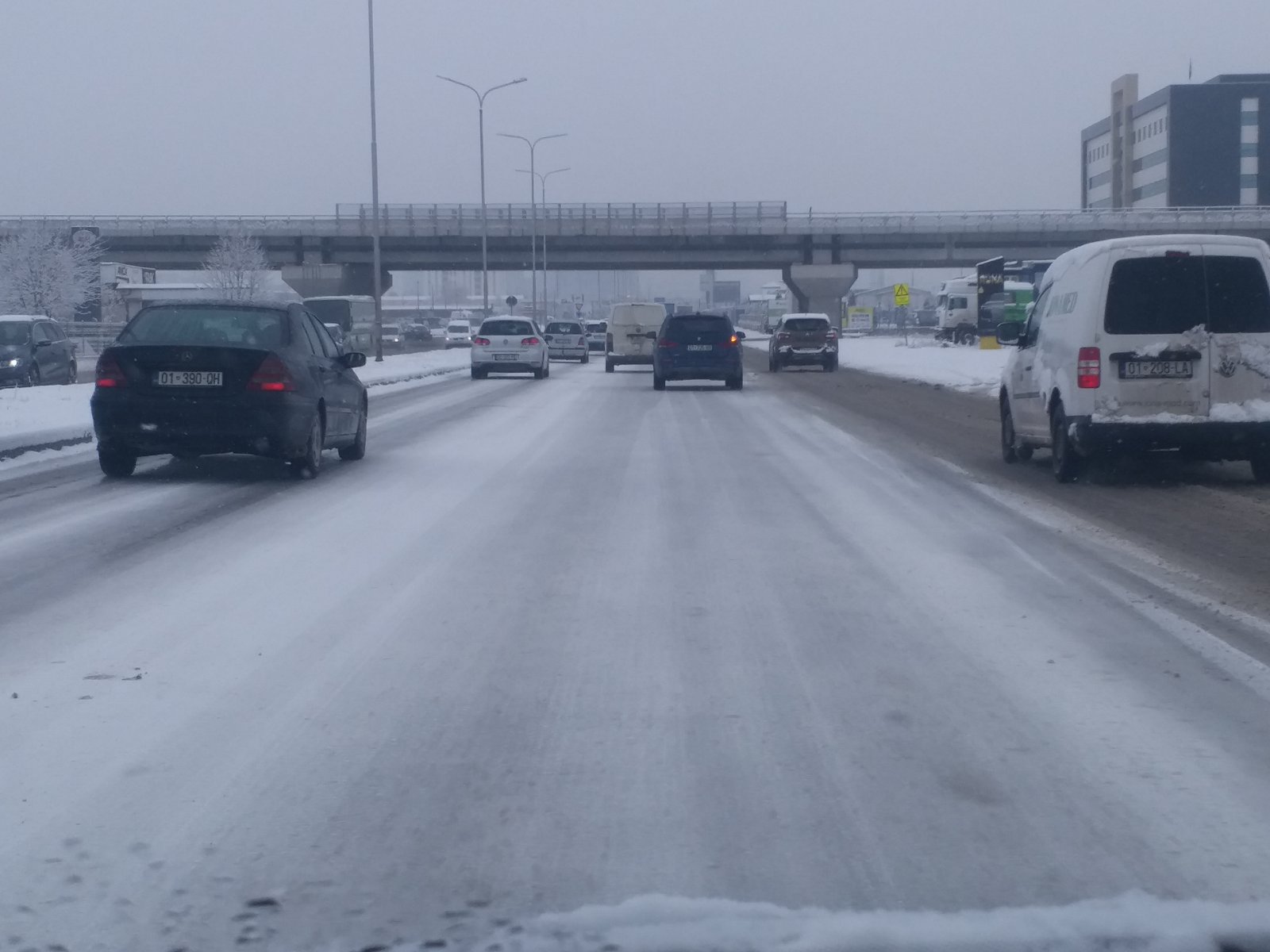 Policia Apelon Për Kujdes Gjatë Ngasjes Në Rrugë Të Mbuluara Me Borë