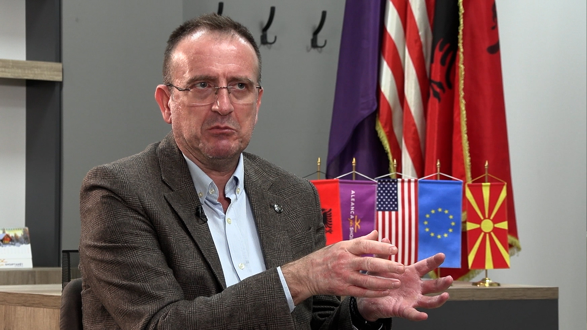 Arben Taravari jep dorëheqje nga posti ministrit të Shëndetësisë së ...