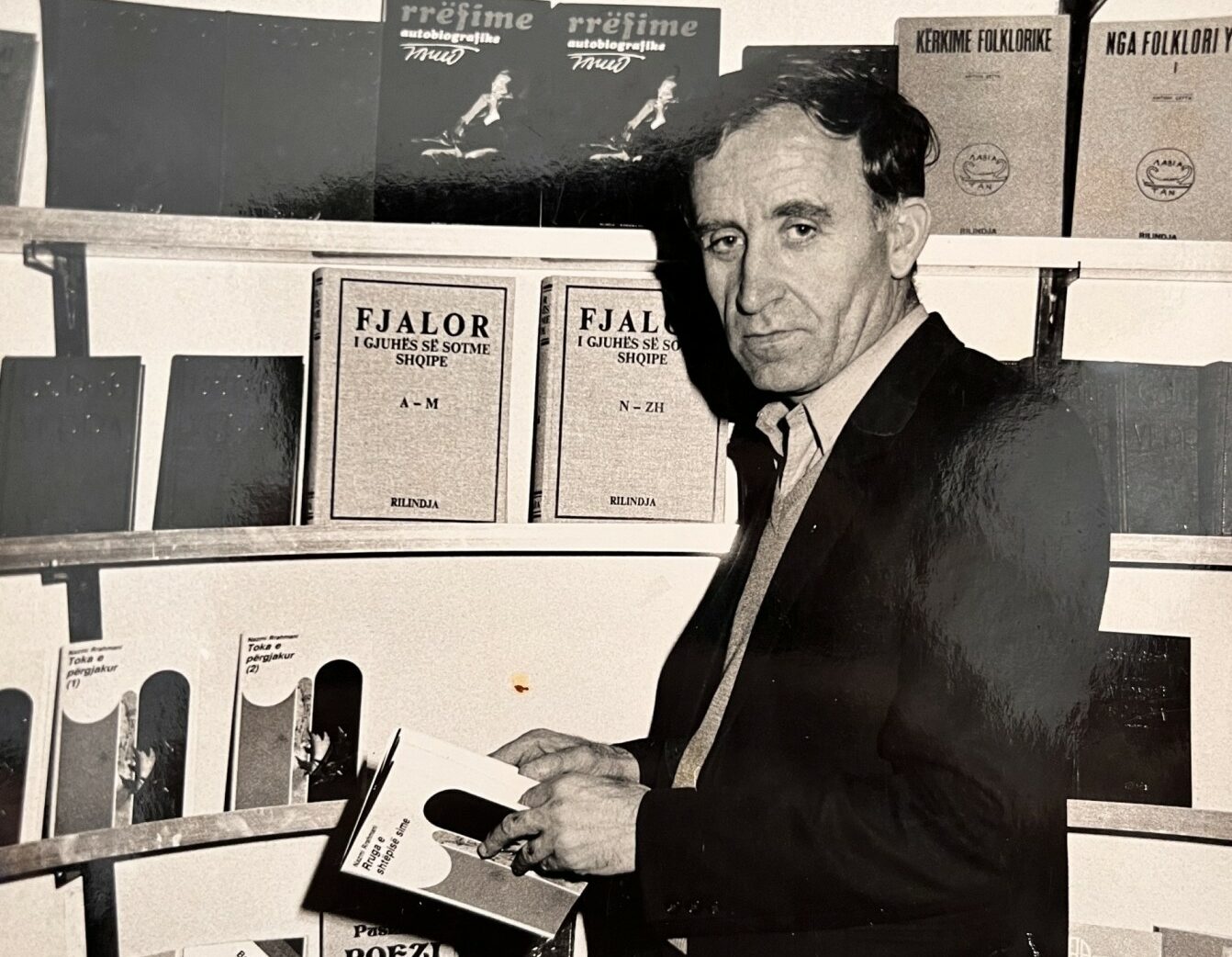 Nazmi Rrahmani: Shkrimtari që hapi një shteg drejt Shqipërisë komuniste