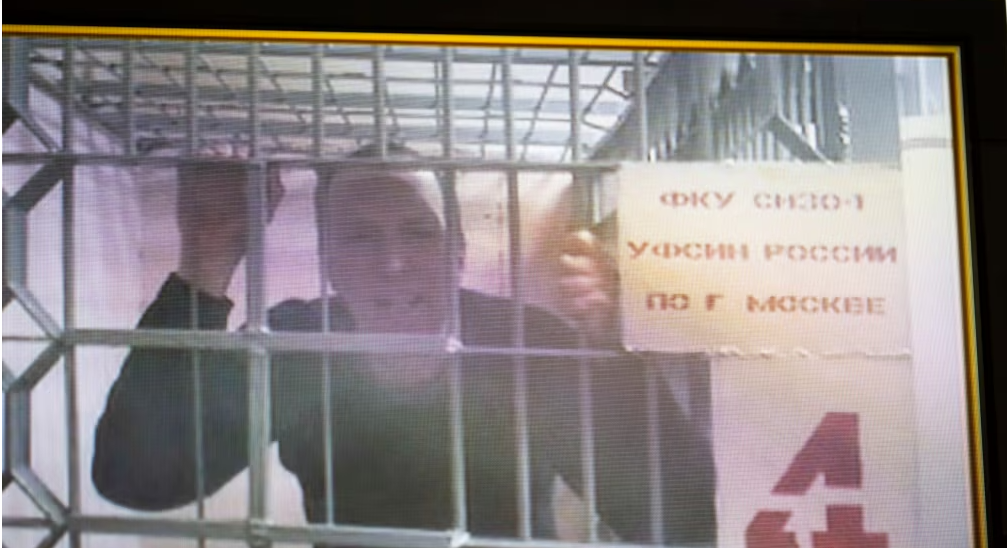 Rusia liron amerikanin Joseph Tater pasi e mbajti në një klinikë ...